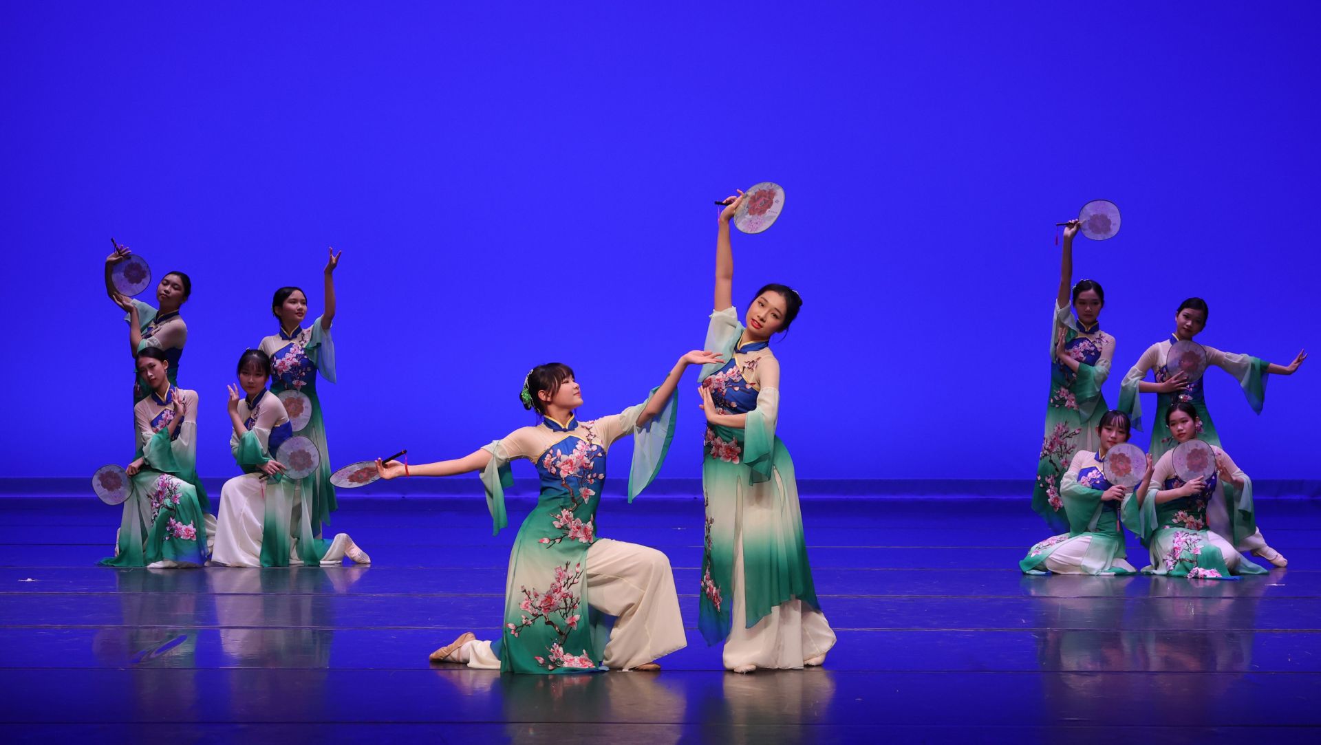 裘錦秋中學(元朗) Ju Ching Chu Secondary School (Yuen Long)